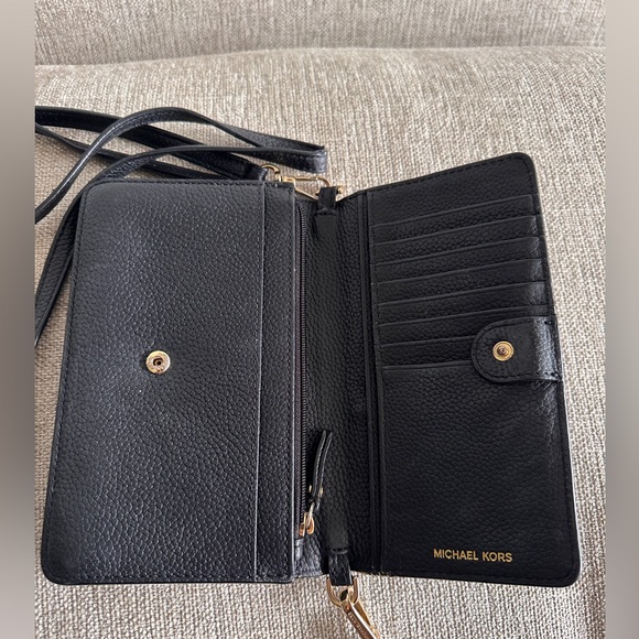 Michael Kors | Bags | Michael Kors Crossbody Wallet Purse | Poshmark